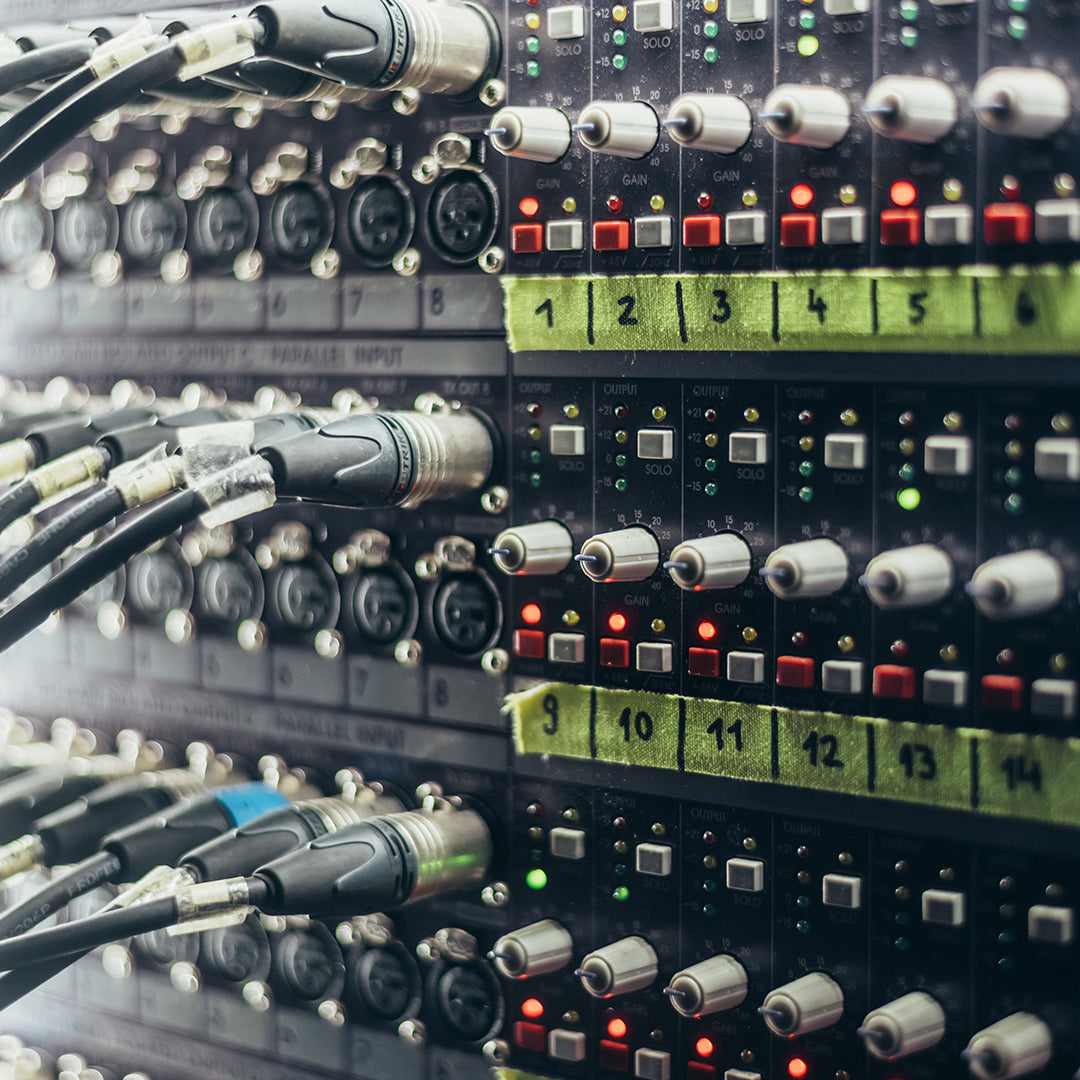 Is Analog Gear Still Relevant in Modern Music Production? – Foroomaco USA