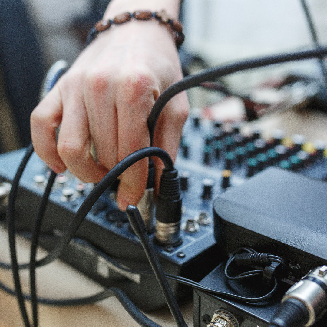 A Beginner's Guide to Sound Engineering Basics – Foroomaco USA